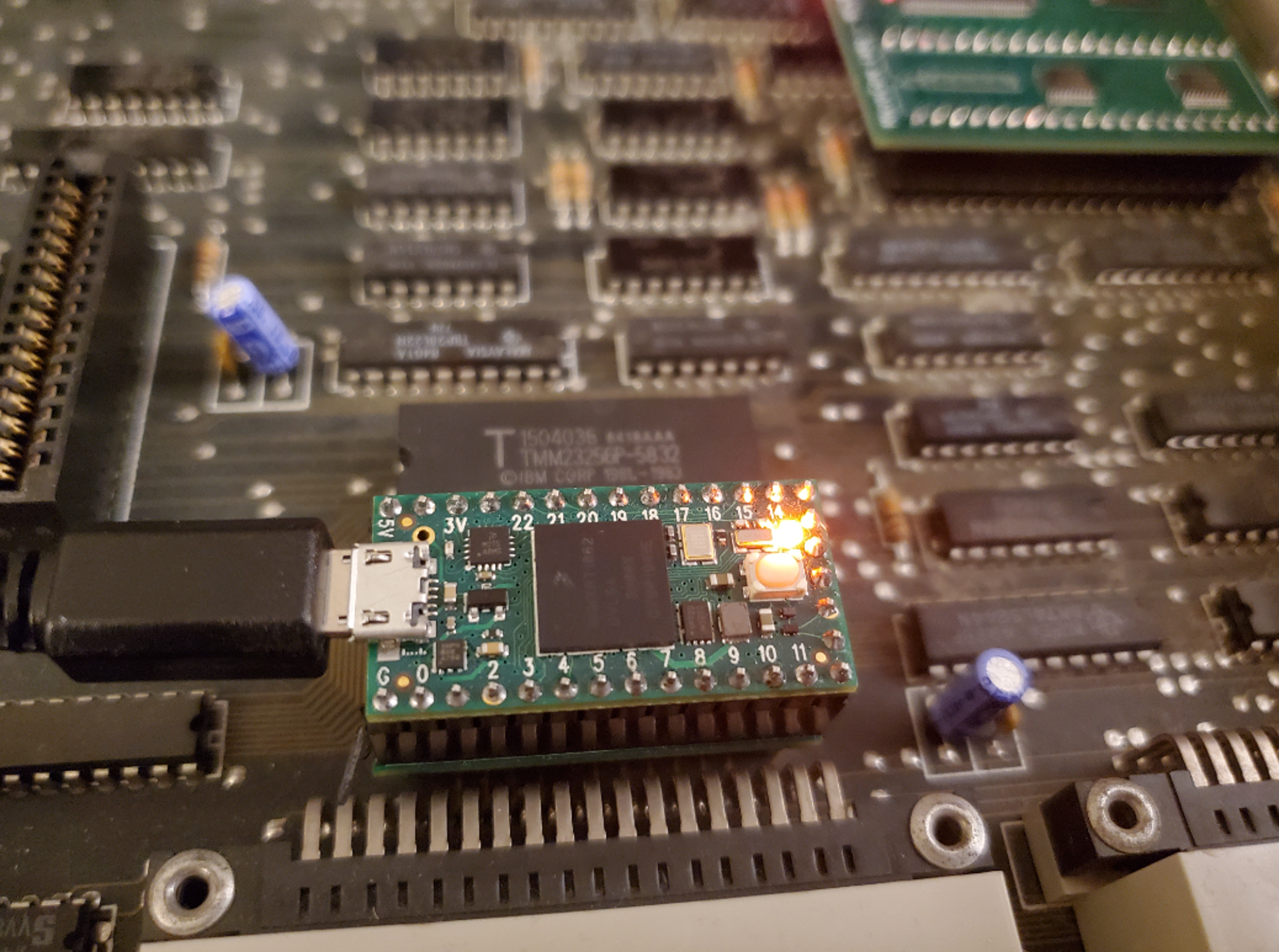 EPROM Emulator – MicroCore Labs